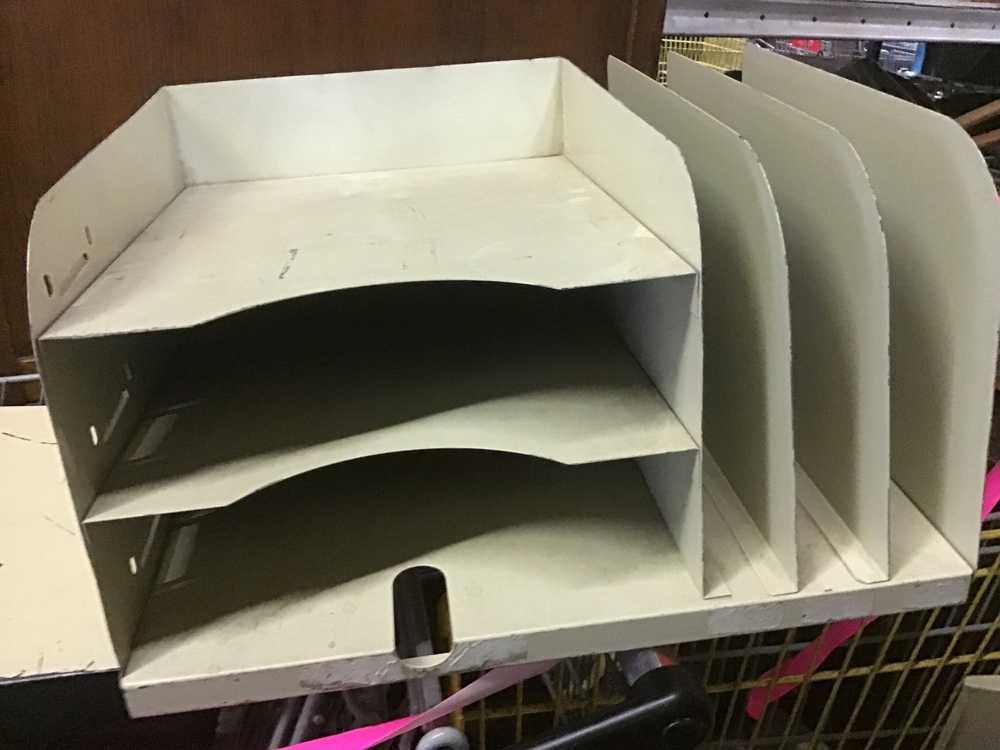 Beige Metal Upright/Horizontal Filler