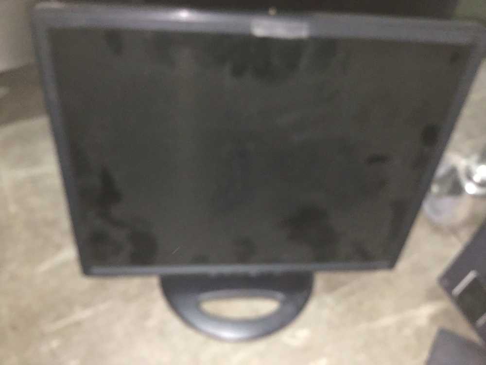 Black Plastic Flat Screen 18” Computer Monitor