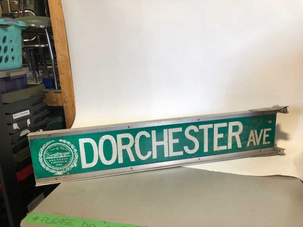 Lexington Ave Sign